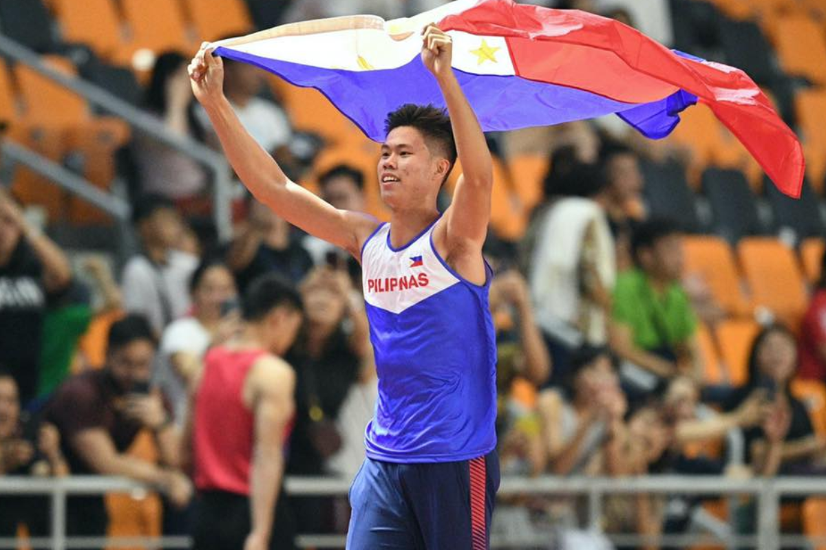 EJ OBIENA STAMPS CLASS, WINS 3RD POLE VAULT GOLD IN RECORD FASHION ...